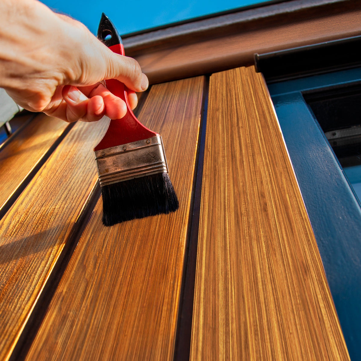 Barniz para Madera: Tipos, Usos y Cómo Aplicarlo — Carpintec